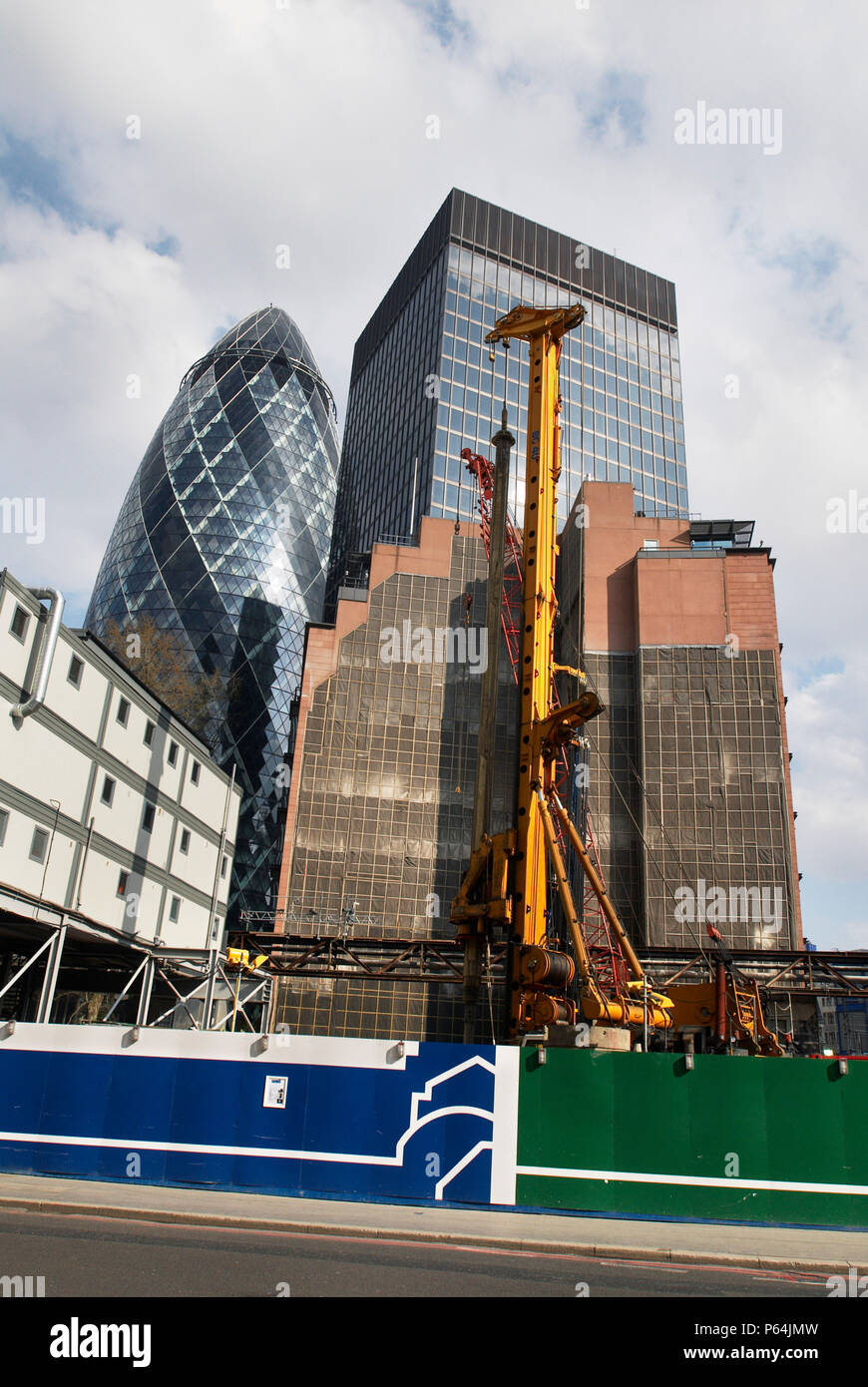 Modern pinnacle hi-res stock photography and images - Alamy