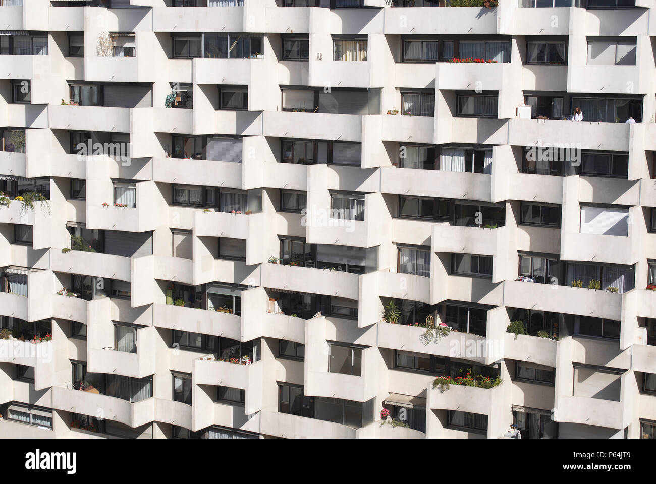 Paris block of flats hi-res stock photography and images - Alamy