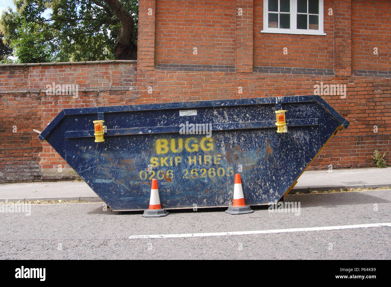 Empty skip hi-res stock photography and images - Alamy