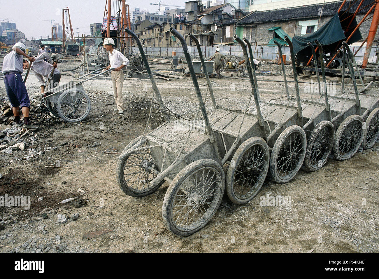 Round barrows hi-res stock photography and images - Alamy