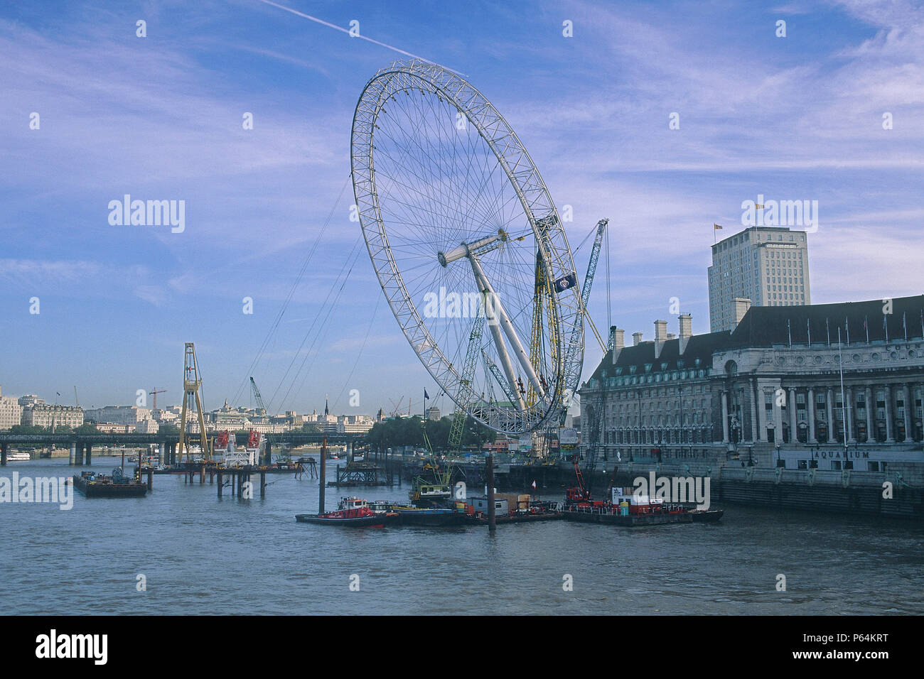 Erection of London Eye Millennium Wheel. London, United Kingdom ...