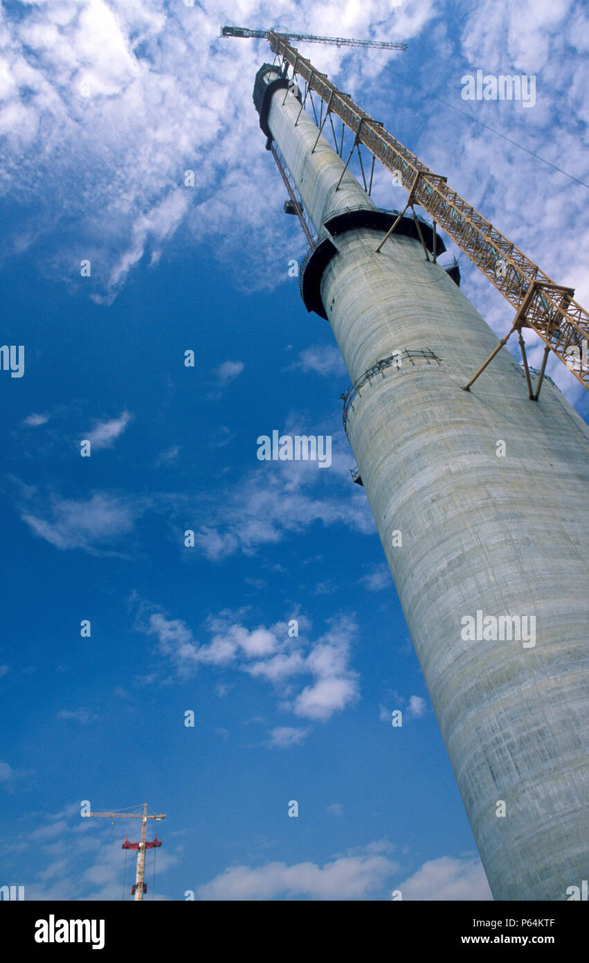 Central pier bridge hong kong hi-res stock photography and images - Alamy
