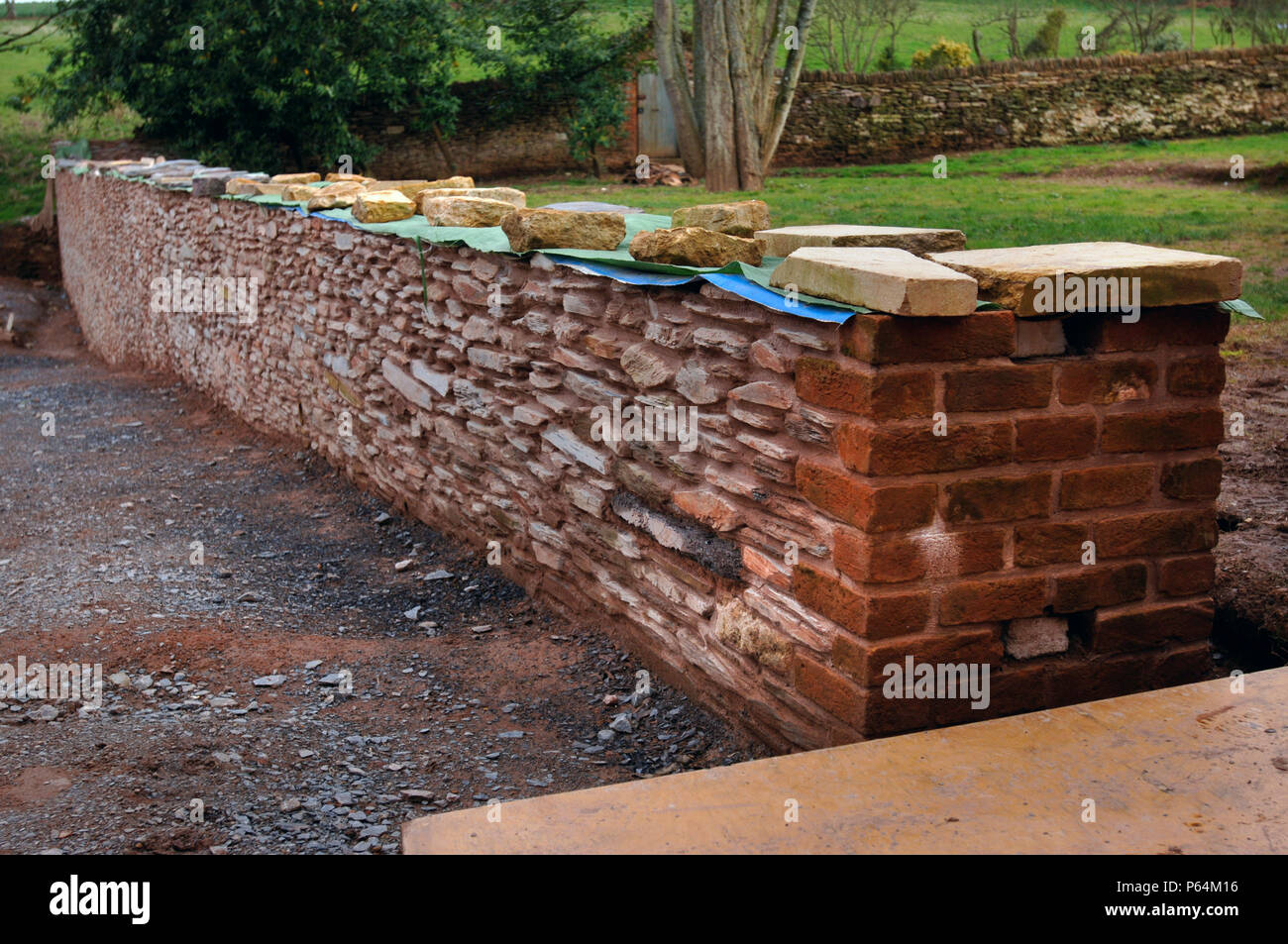 Wall coping hi-res stock photography and images - Alamy