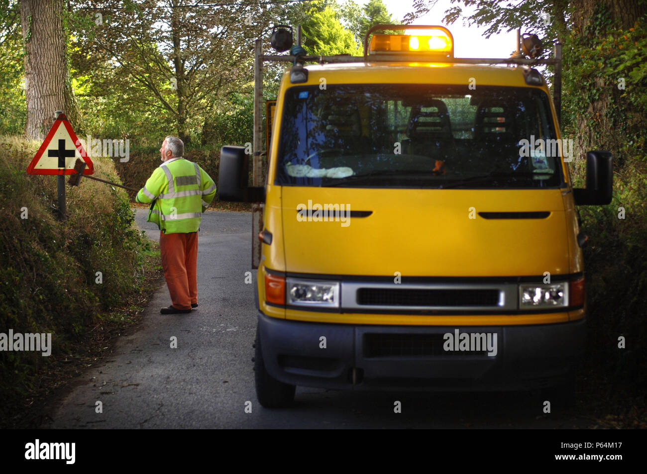 Crossroads sign uk hi-res stock photography and images - Alamy