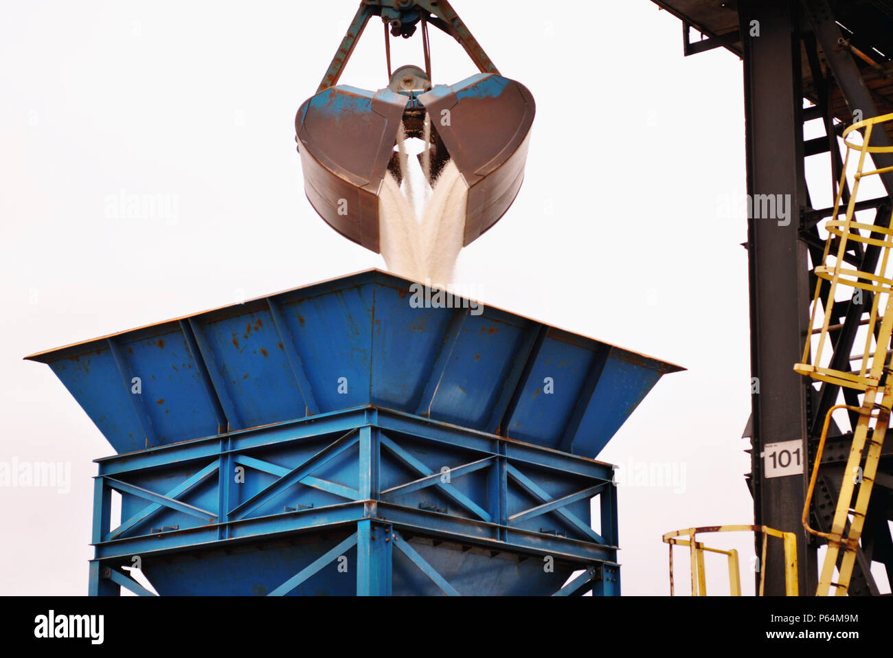 Unloading yard hi-res stock photography and images - Alamy