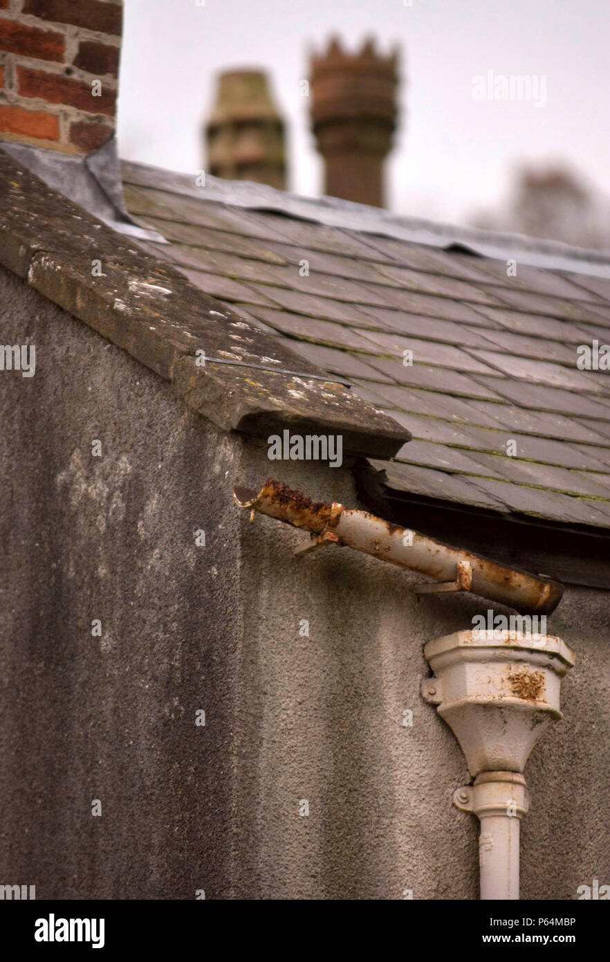 Broken gutter hi-res stock photography and images - Alamy