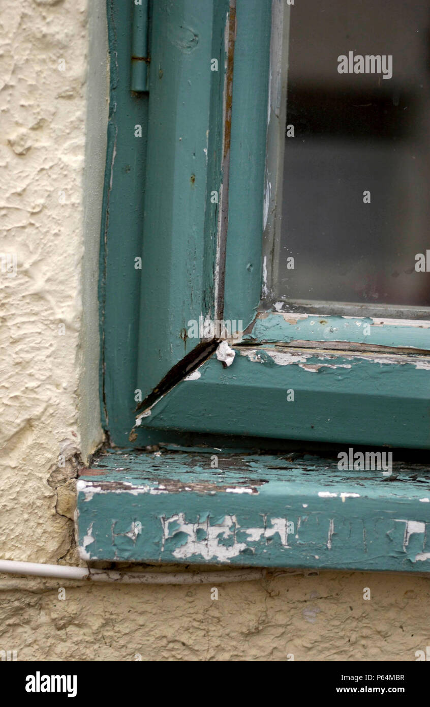 Broken window frame Stock Photo - Alamy