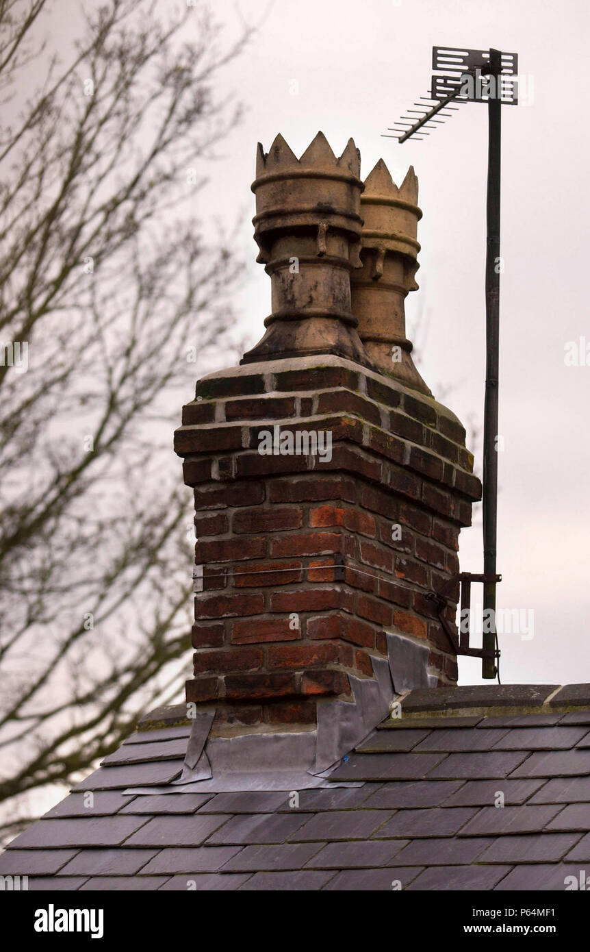 Slate roof lead flashing hi-res stock photography and images - Alamy