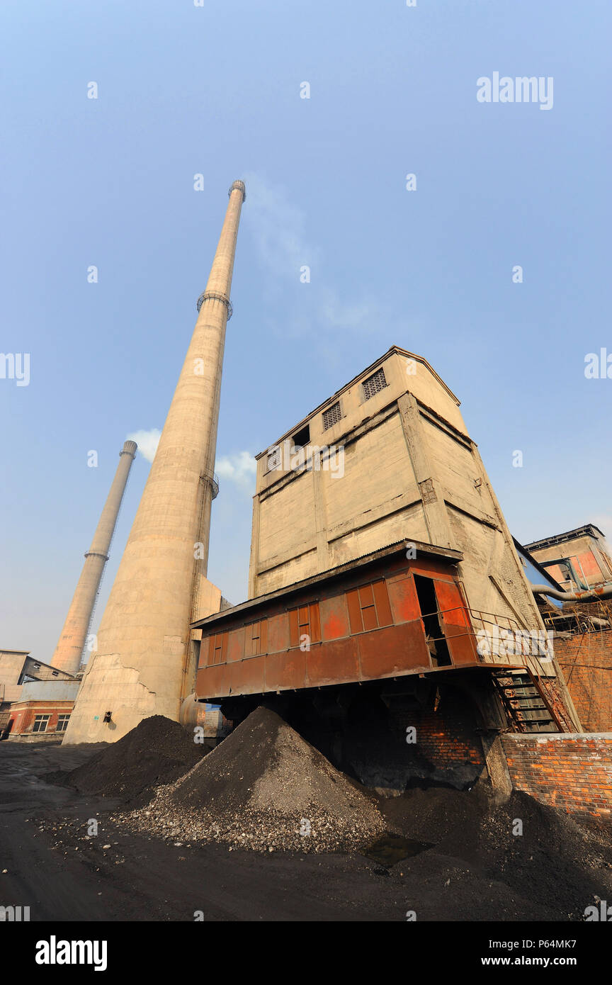 Coal china vertical hi-res stock photography and images - Alamy