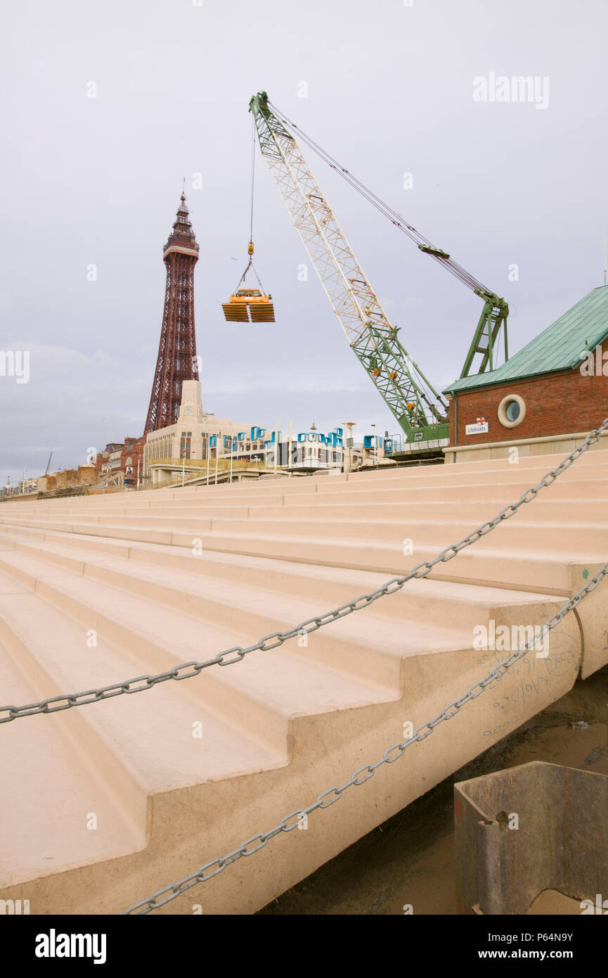 Building new sea wall flood defences in Blackpool to protect the town ...