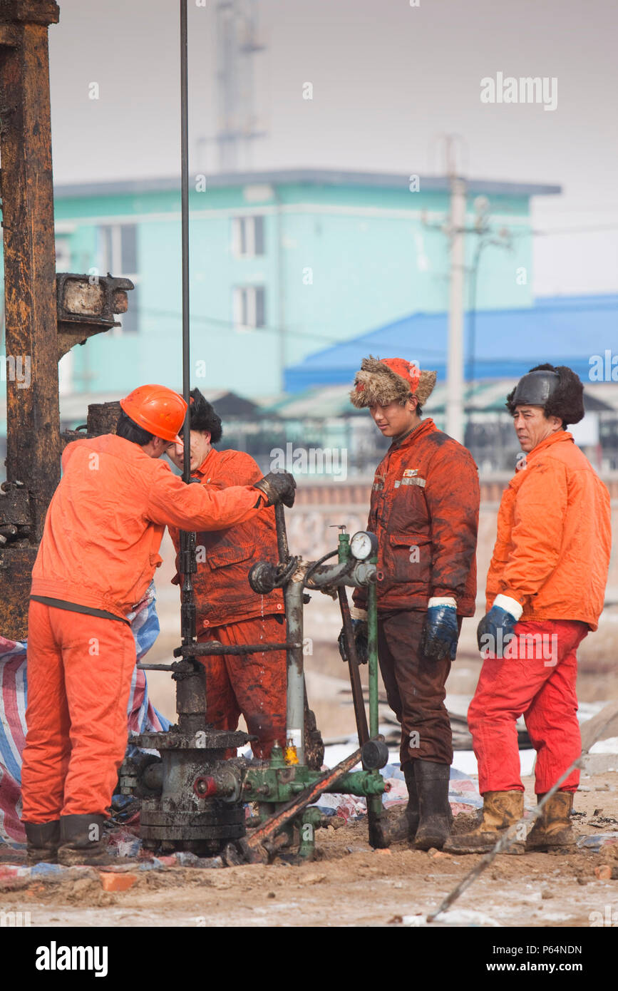 Oil Workers Stock Photos & Oil Workers Stock Images - Alamy