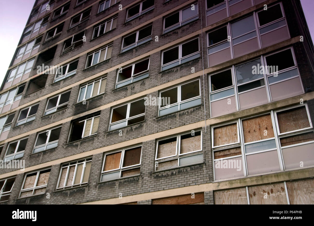 Council flats manchester hi-res stock photography and images - Alamy