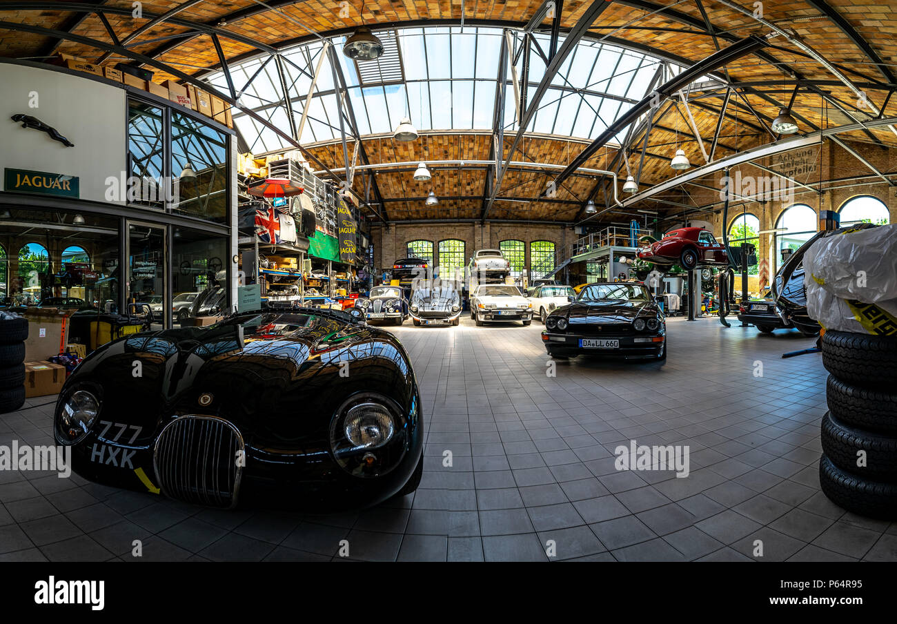 A workshop for the maintenance and repair of retro cars in the complex ...