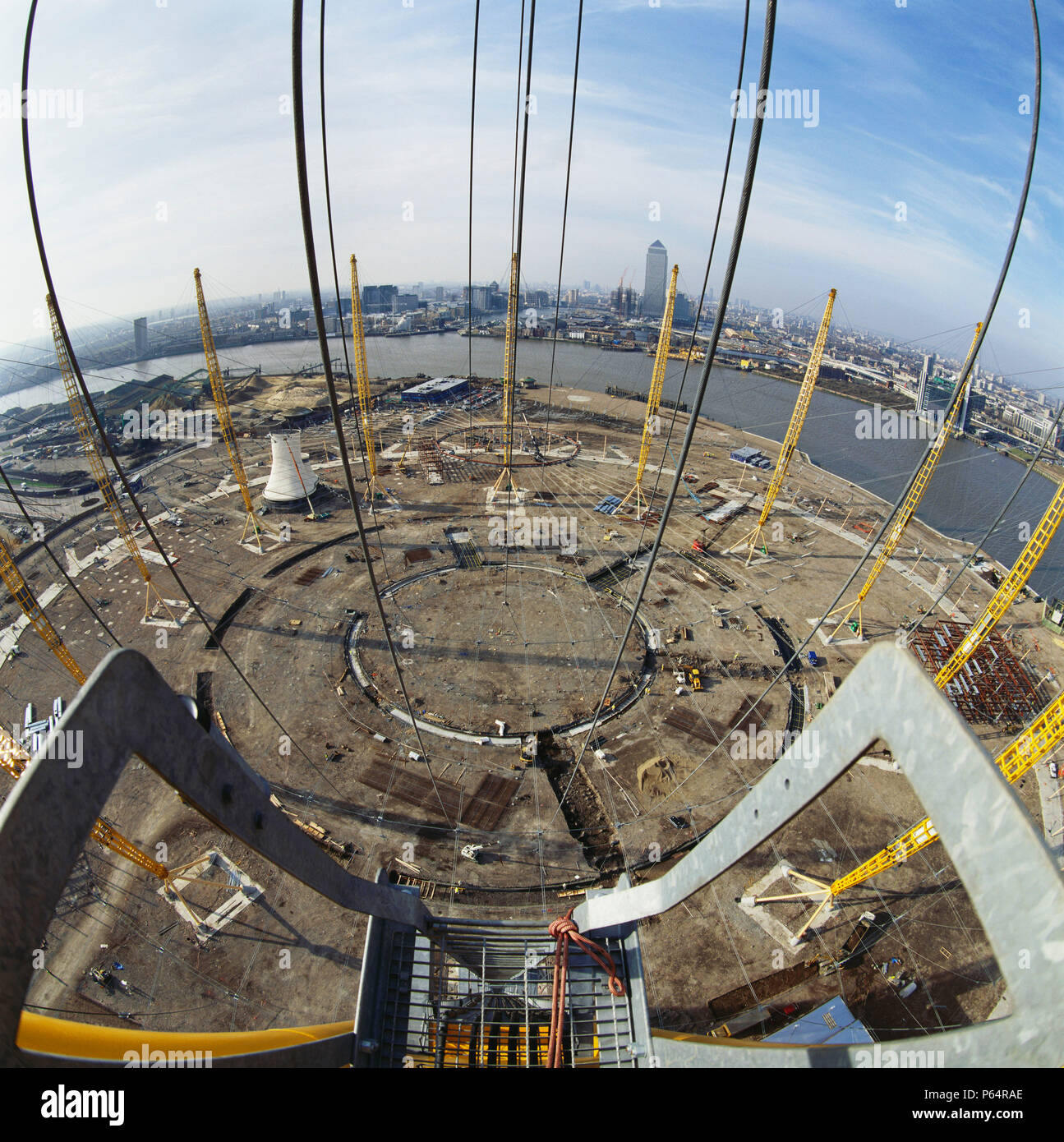 Crane positioning hi-res stock photography and images - Alamy