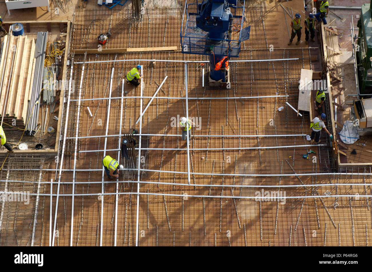 New street square london workers hi-res stock photography and images ...