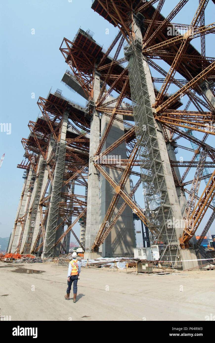 Bridge framework image hi-res stock photography and images - Alamy