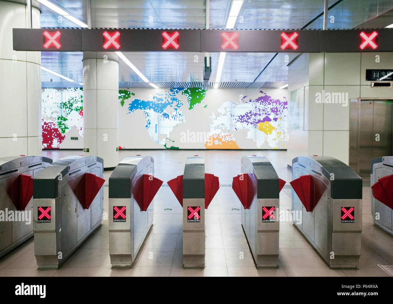Ticket barriers at underground station hi-res stock photography and ...