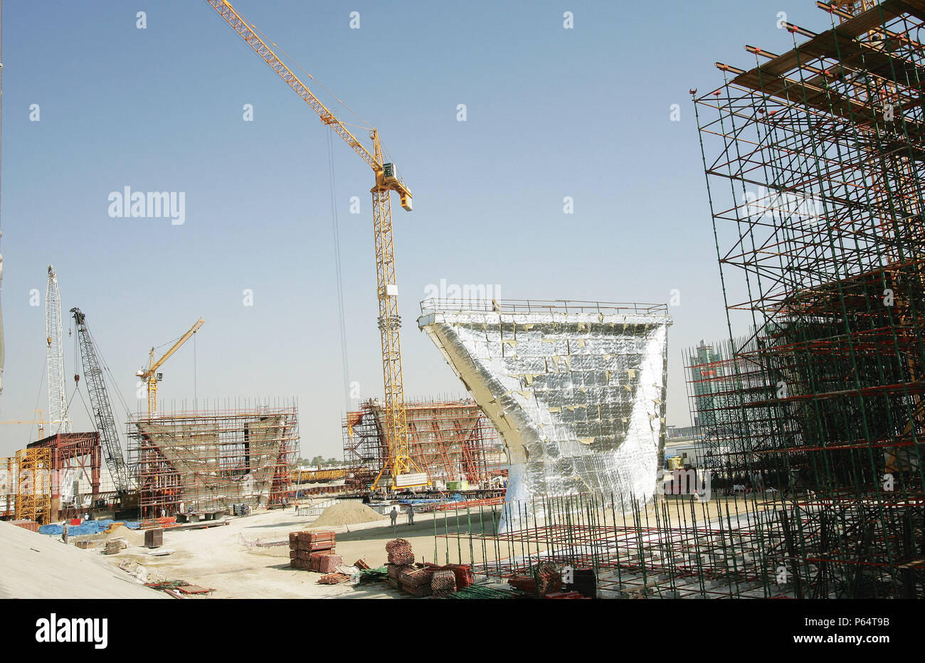 Construction of the new Garhoud bridge, Dubai, United Arab Emirates ...
