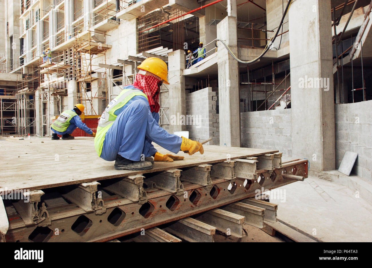 Construction on the Atlantis Hotel on the Palm Jumeirah. Atlantis hotel ...