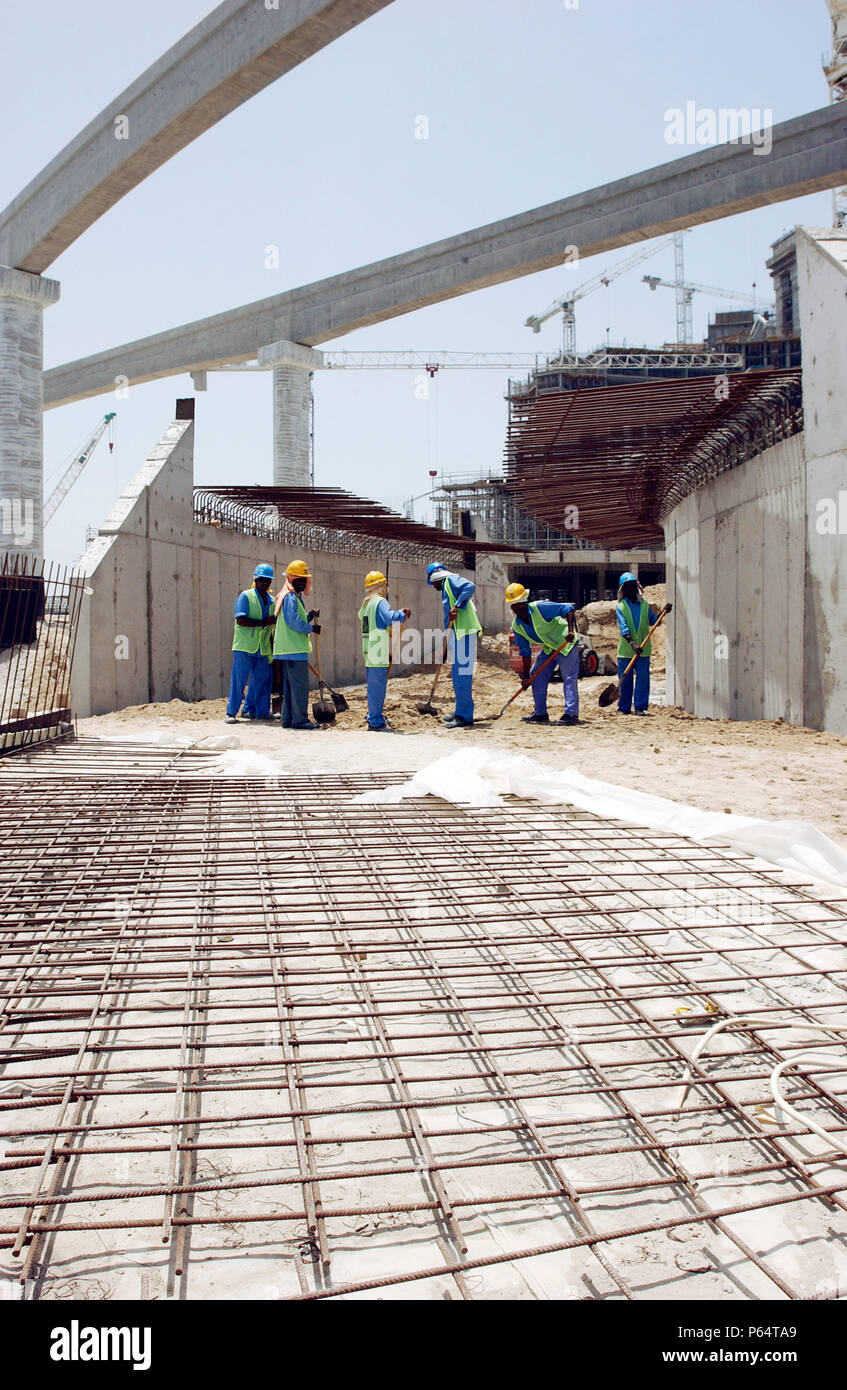 Construction on the Atlantis Hotel on the Palm Jumeirah. Atlantis hotel ...