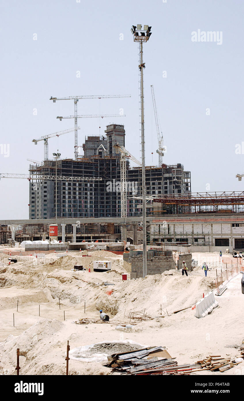 Construction on the Atlantis Hotel on the Palm Jumeirah. Atlantis hotel ...
