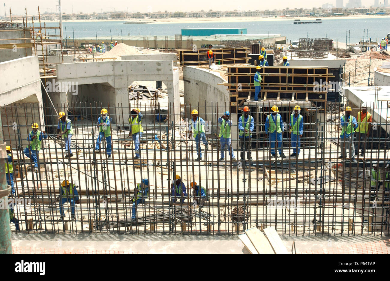 Construction on the Atlantis Hotel on the Palm Jumeirah. Atlantis hotel ...