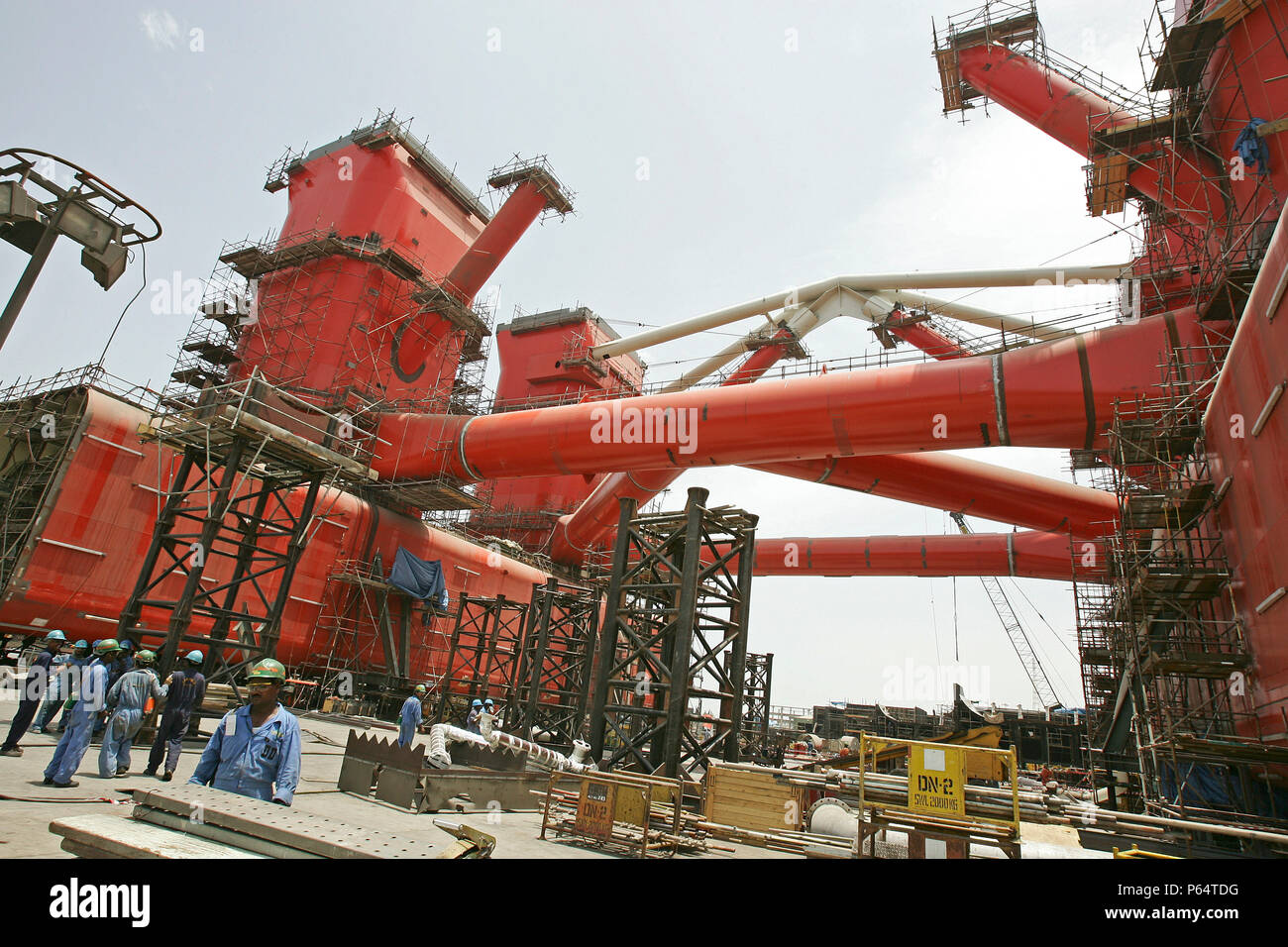 Dubai dry dock hi-res stock photography and images - Alamy