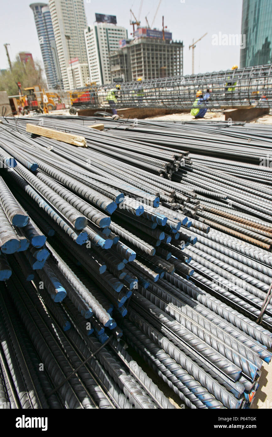 Dubai world trade center construction hi-res stock photography and ...