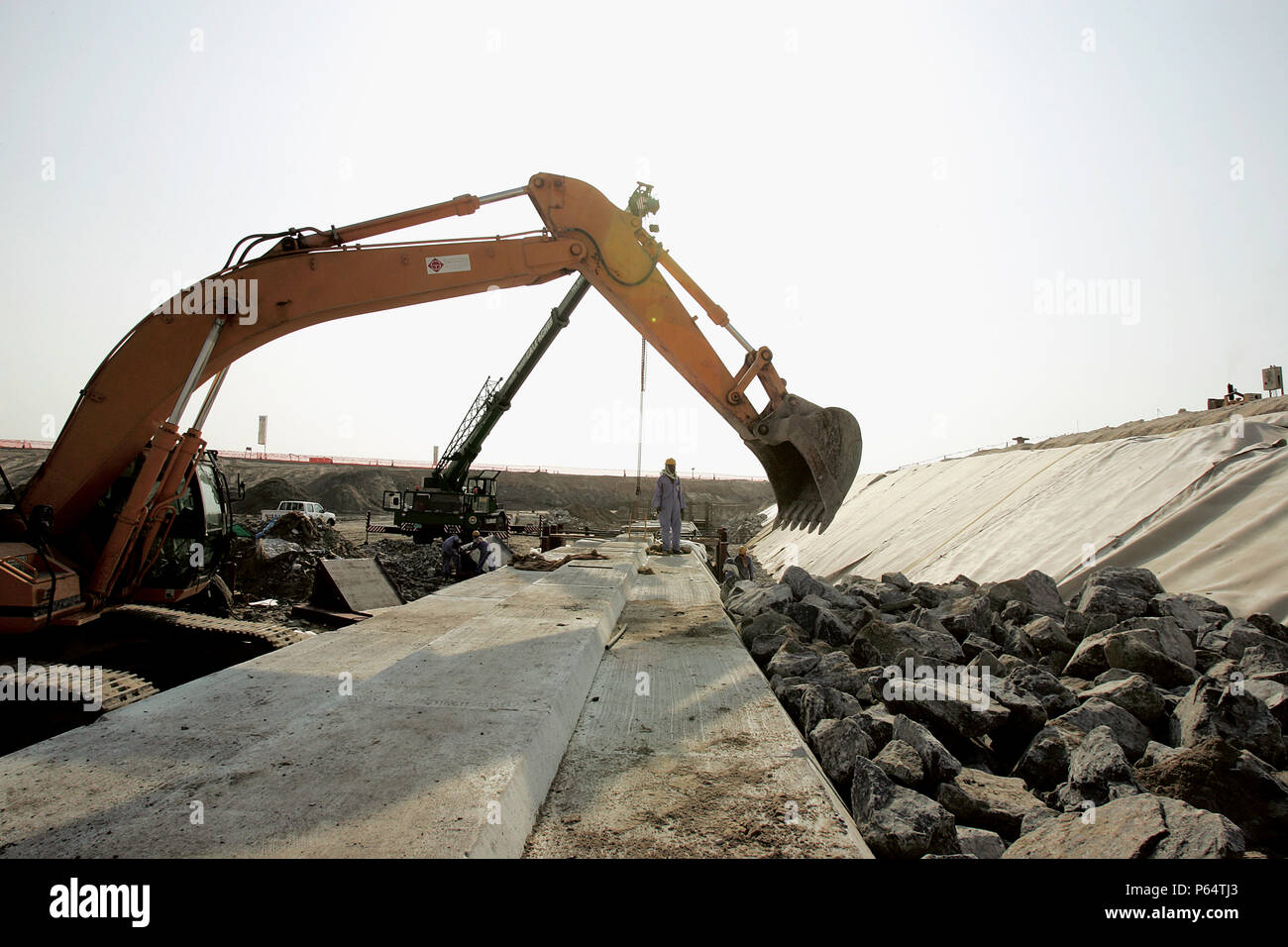 Quay Wall, Dubai Creek extention site at the Dubai Business Bay, Dubai ...