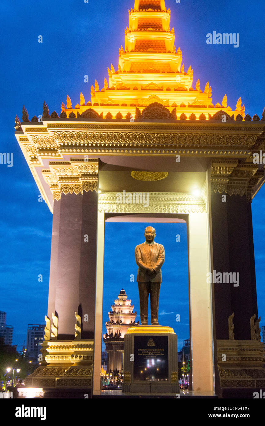 the Statue and Monument of King Norodom Sihanouk at the Sihanouk ...