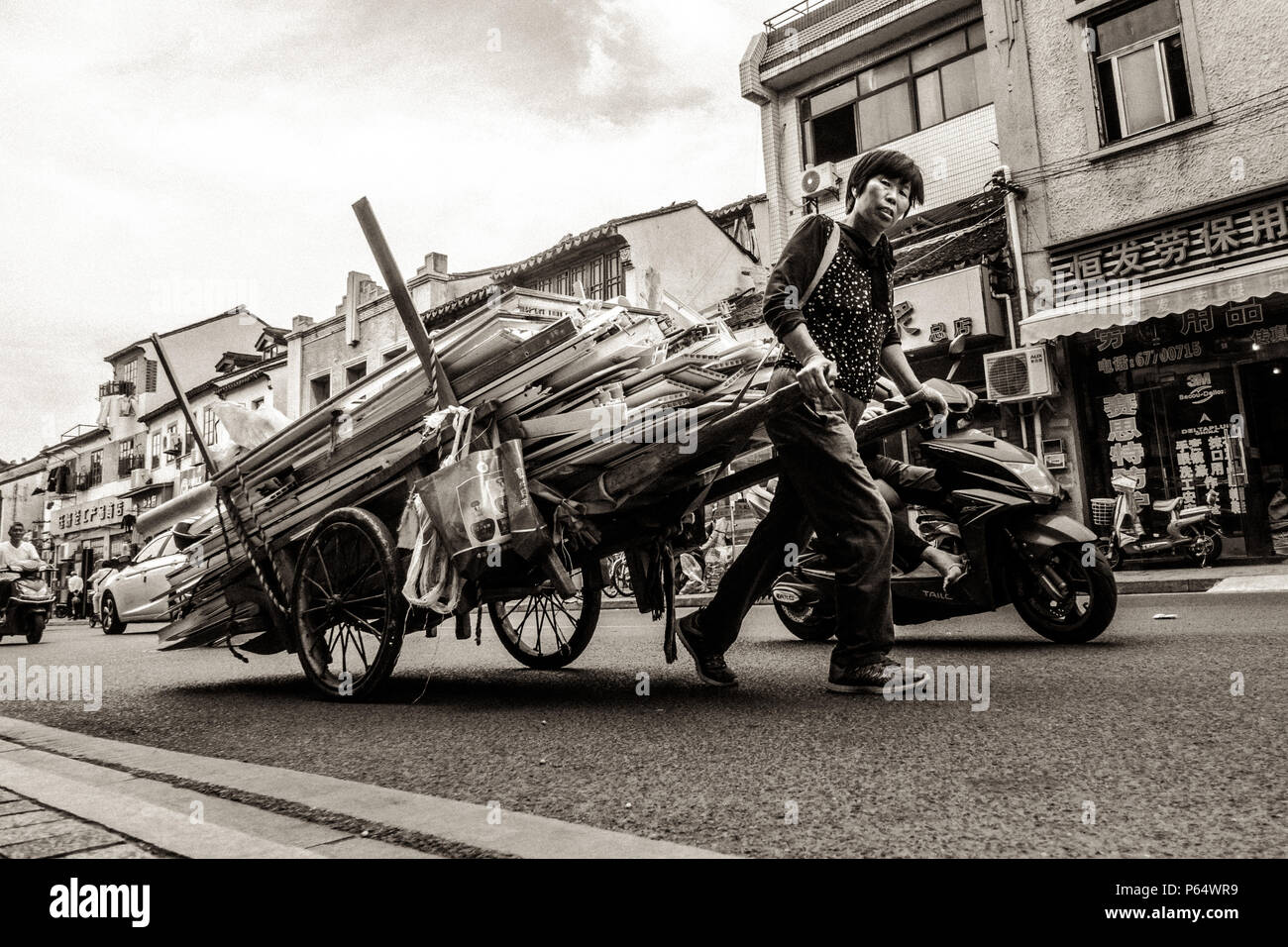 Garbage collector woman hi-res stock photography and images - Alamy