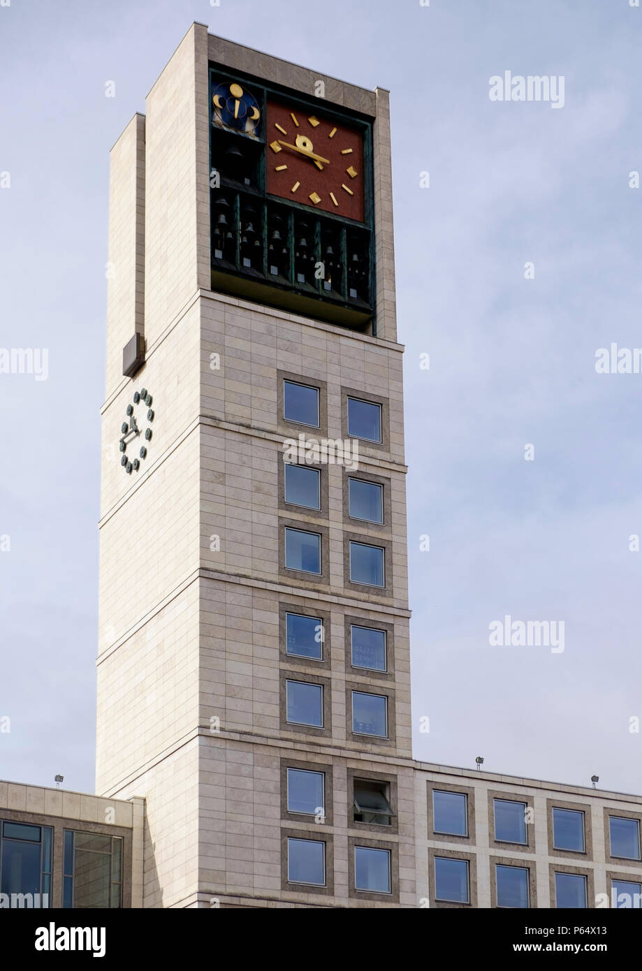 The clock tower of the SPD Stuttgarter Rathaus, Marktplatz in Stuttgart ...