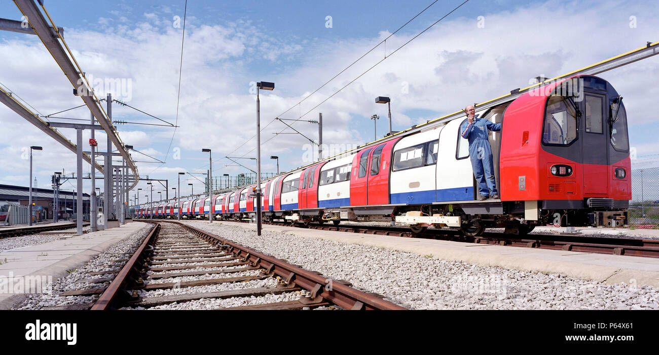 Birmingham metro train hi-res stock photography and images - Alamy