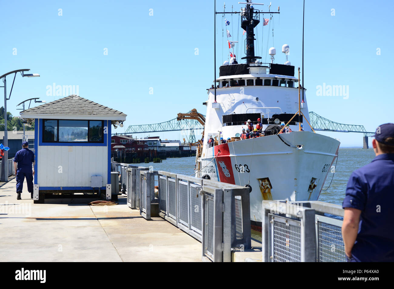 210 foot medium endurance cutter hi-res stock photography and images ...