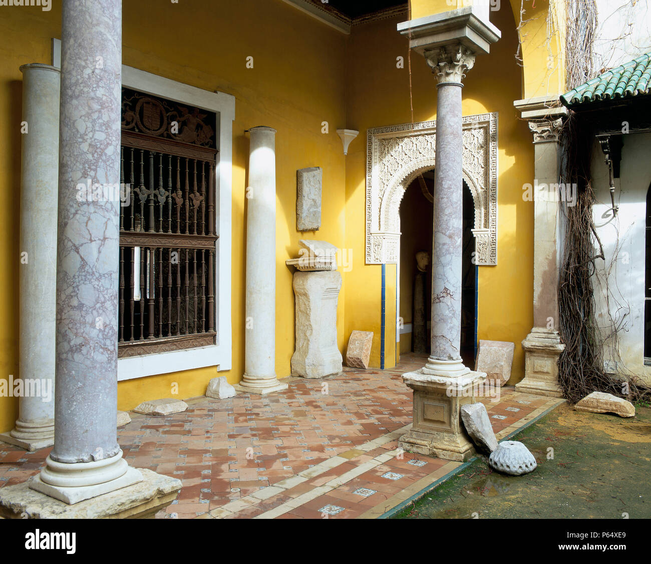 Old rock building pillars walls hi-res stock photography and images - Alamy