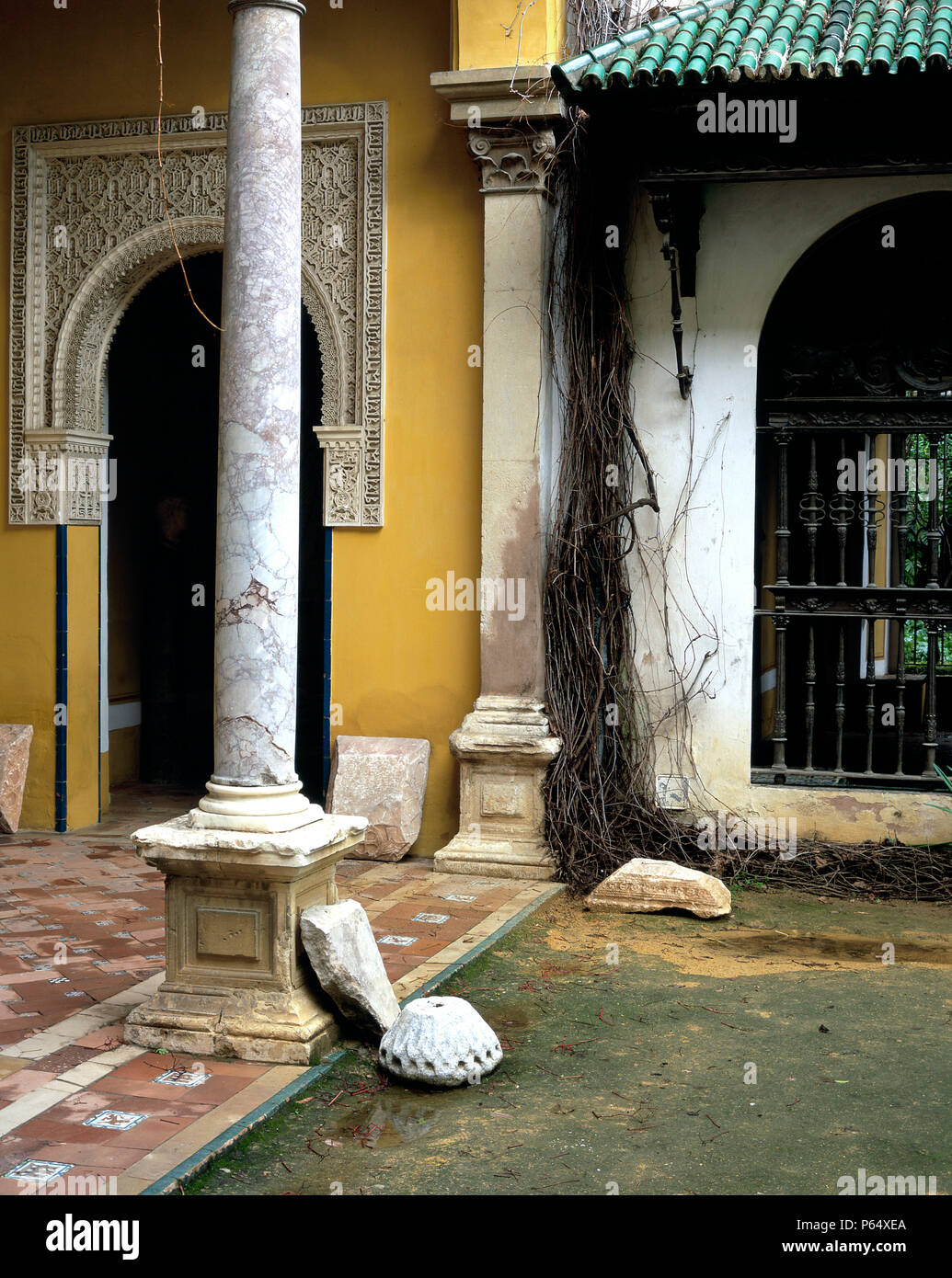 Windows arch arches column columns pillar pillars hi-res stock ...