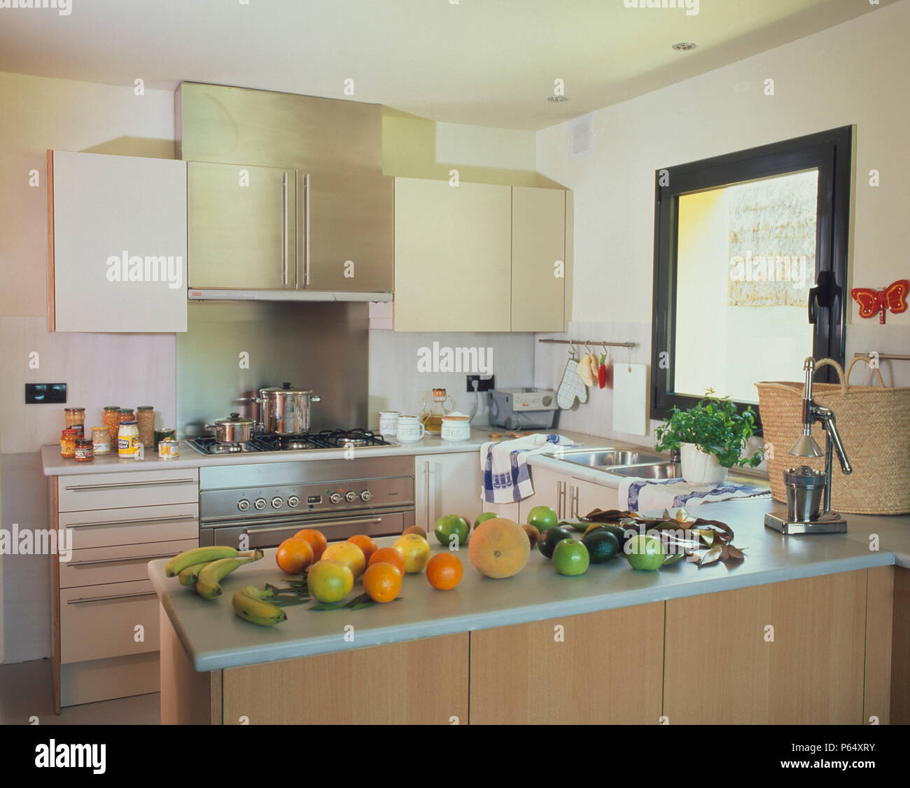 Fresh fruit on the counter of a kitchen Stock Photo - Alamy