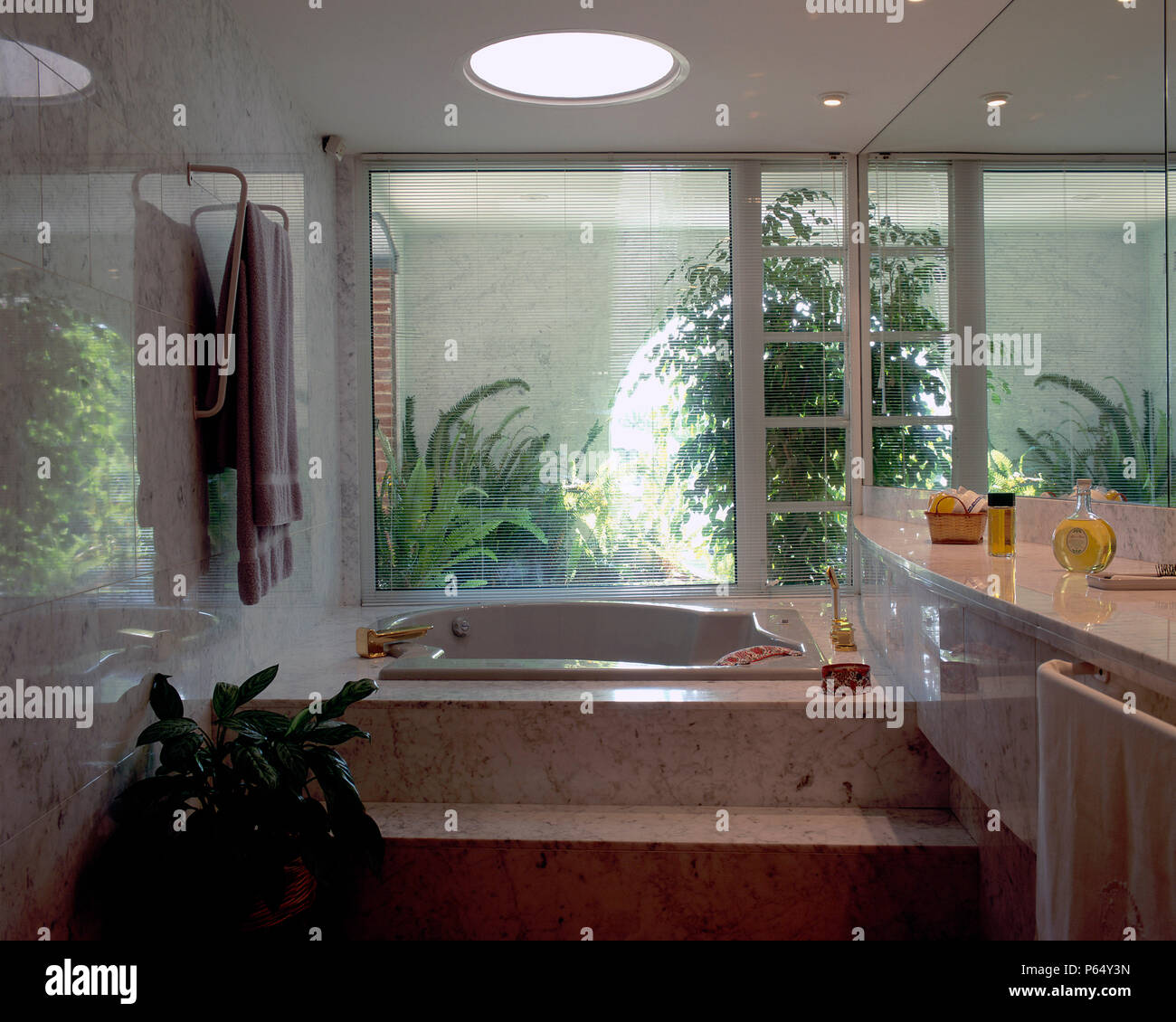 27773 hi-res stock photography and images - Alamy