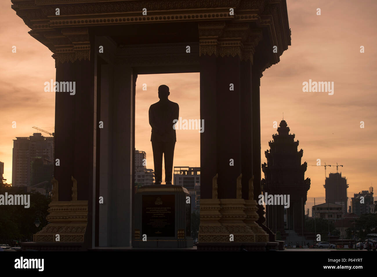 the Statue and Monument of King Norodom Sihanouk at the Sihanouk ...