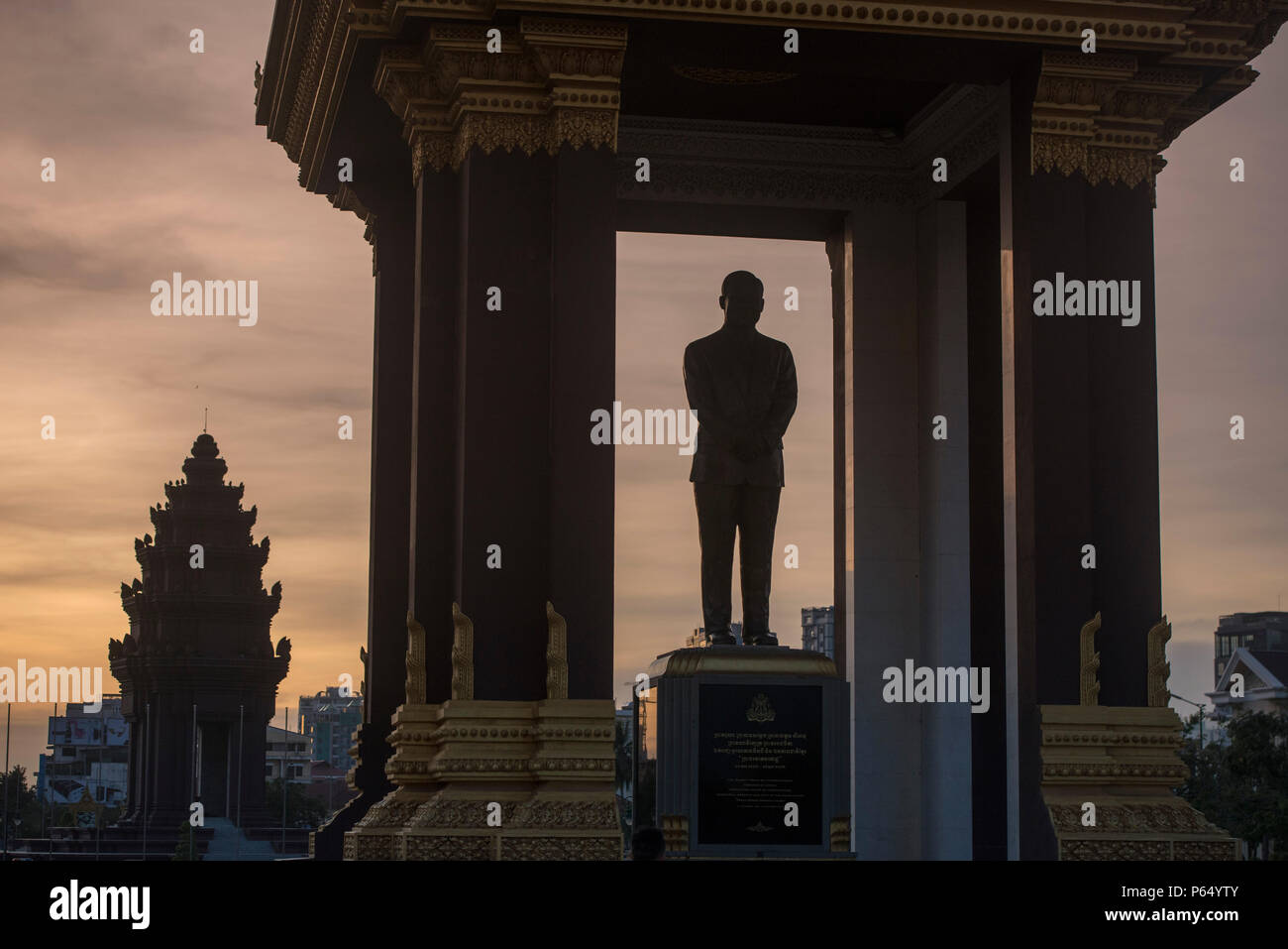 the Statue and Monument of King Norodom Sihanouk at the Sihanouk ...