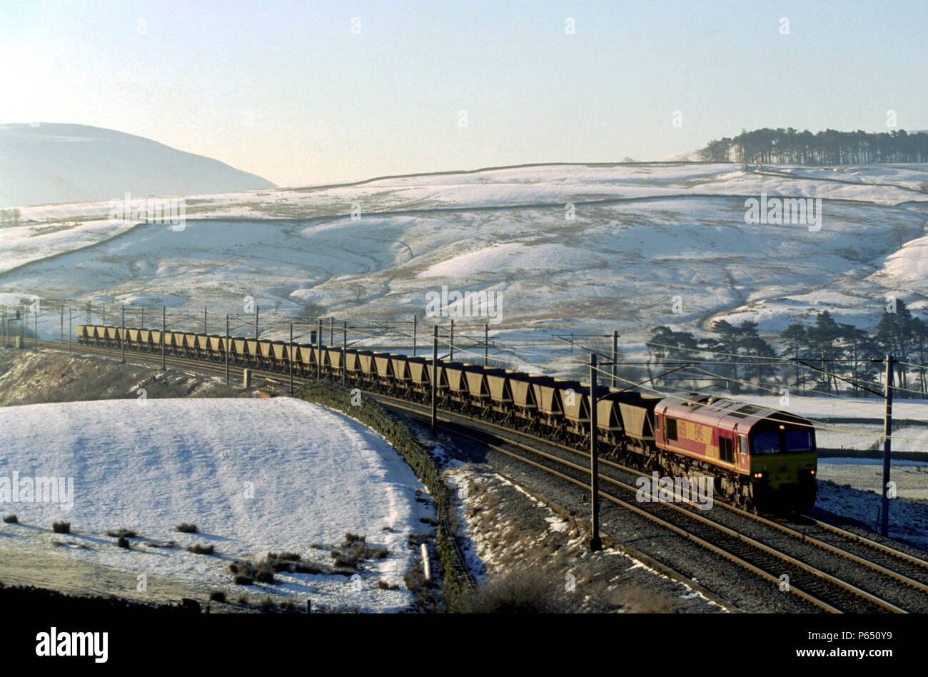 Class 66 locomotive hi-res stock photography and images - Alamy