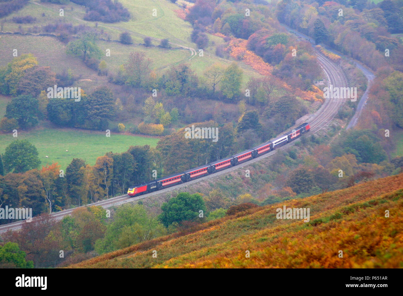 A Midland Mainline HST Rio service passes through the Hope Valley in ...