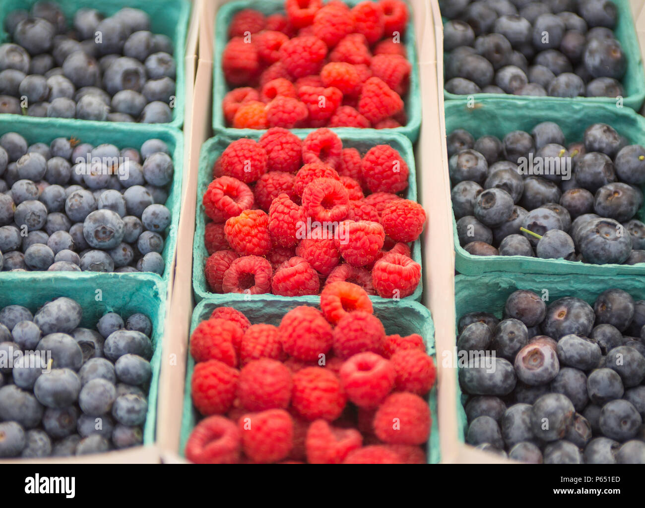 Baskets and bundles hi-res stock photography and images - Alamy