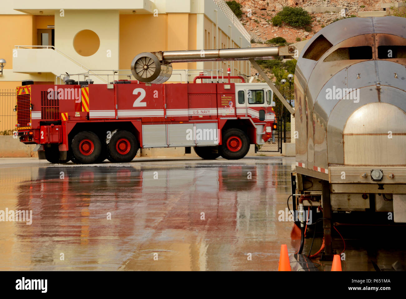 Mobile aircraft fire training device hi-res stock photography and ...