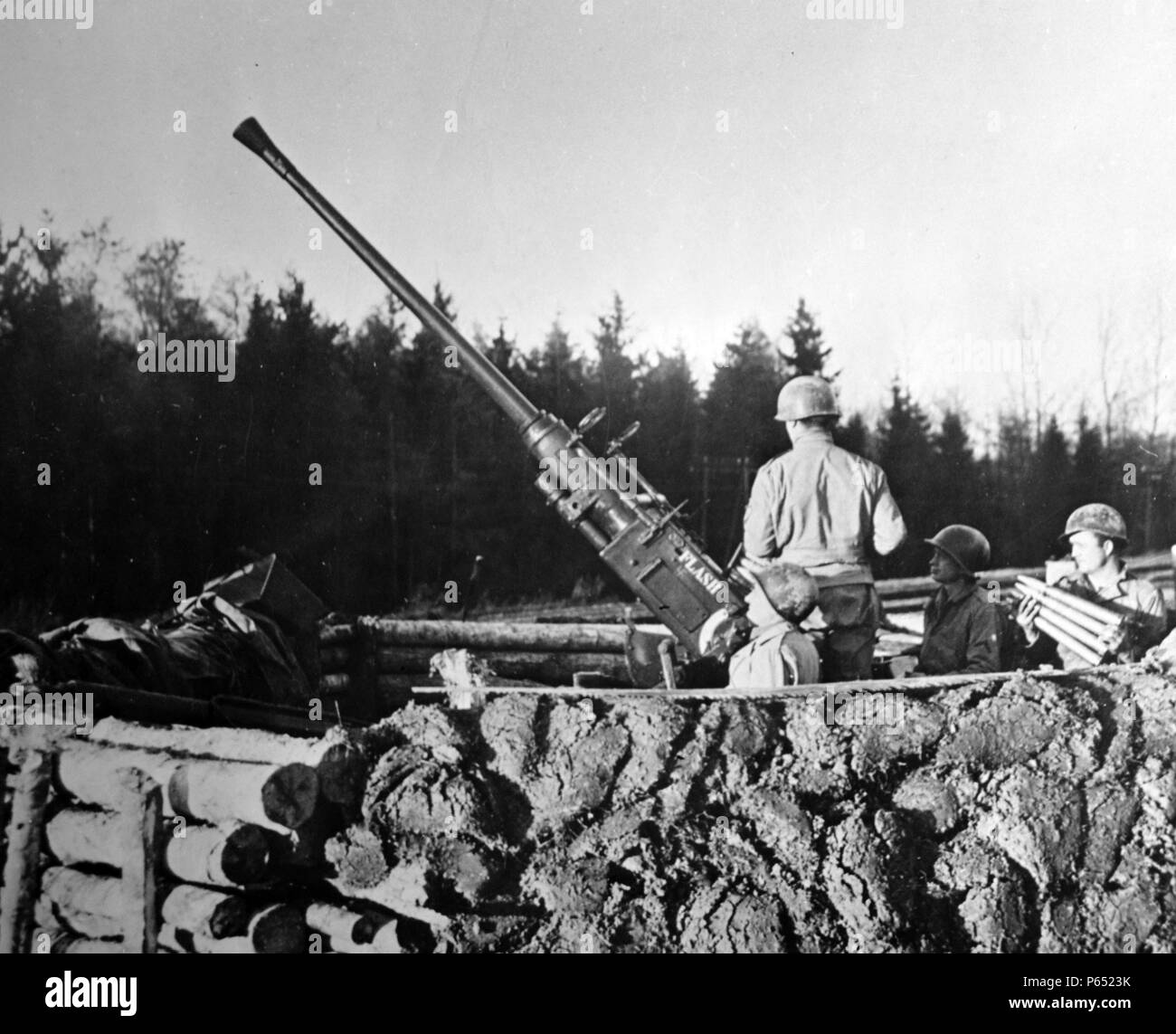 world war two: American anti-aircraft battery in position in France ...