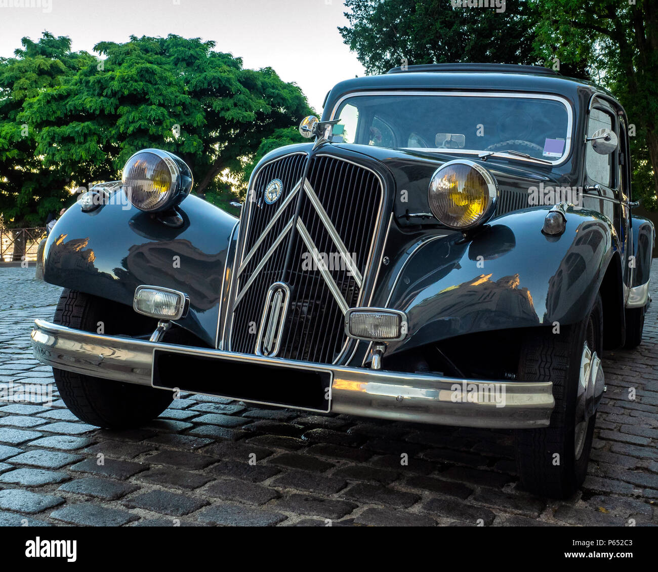 Traction avant hi-res stock photography and images - Alamy