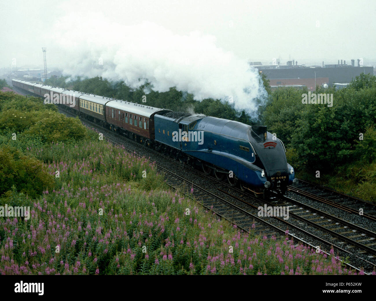 Mallard steam train hi-res stock photography and images - Alamy
