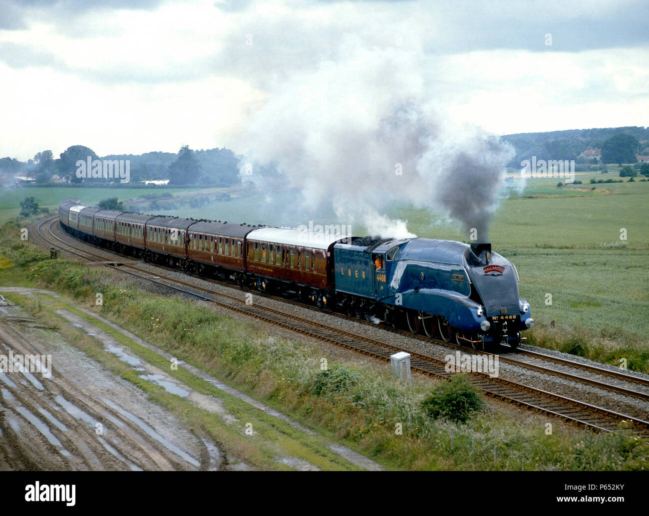 Mallard steam train hi-res stock photography and images - Alamy