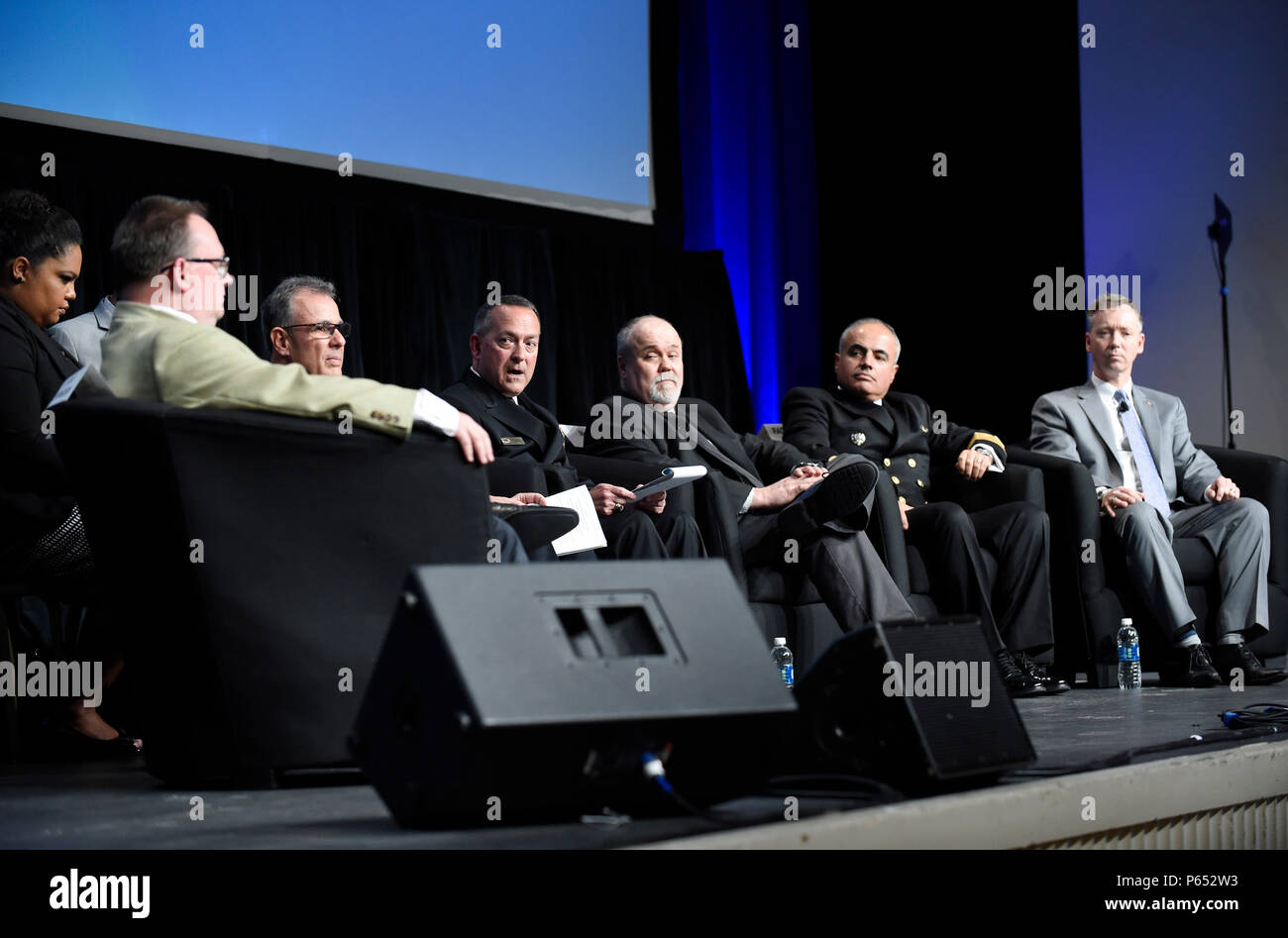 Defence science and technology laboratory hi-res stock photography and ...