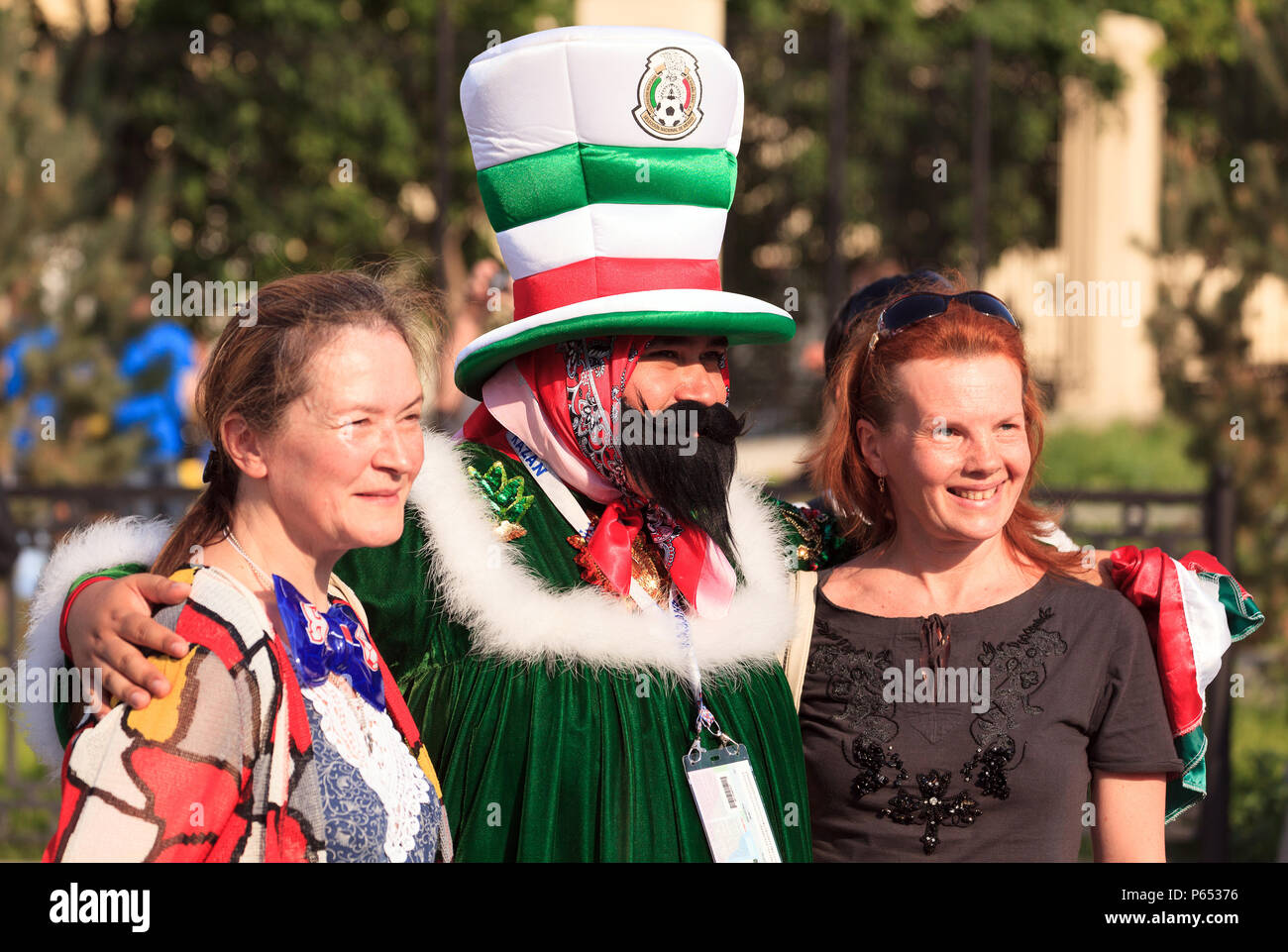Fans Celebrate Mexico High Resolution Stock Photography and Images - Alamy